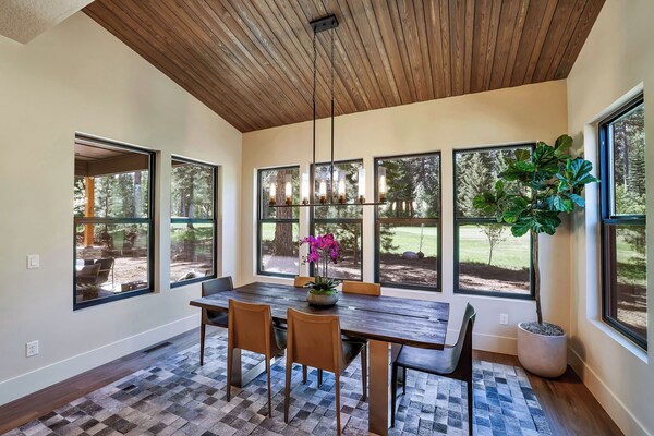 Modern Mountain Retreat In Mccall, Idaho: 4 Bed · 4.5 Bath · Sleeps 10 - McCall, ID