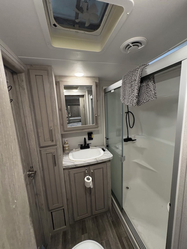 Cozy 2-bedroom Rv With Ac, Wifi In Enchanting Oak Harbor - La Conner, WA