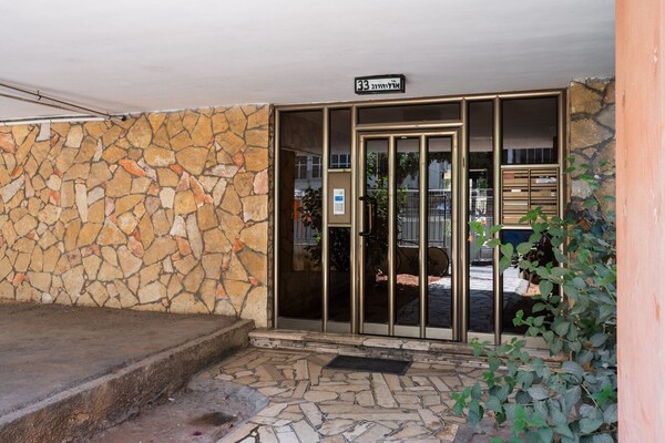 Blueground | Tel Aviv, City View, Nr Yarkon Park (Tlv-81) - Tel-Aviv