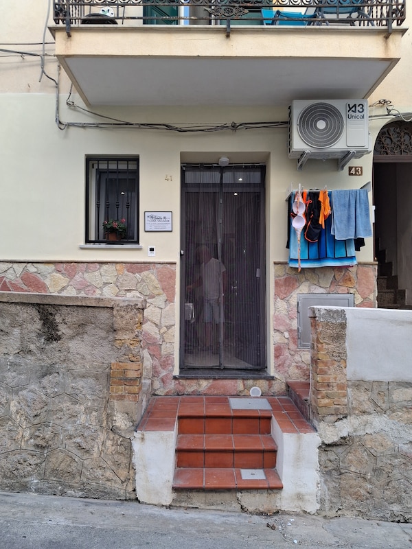 Within Walking Distance Of The Beach - Bagheria