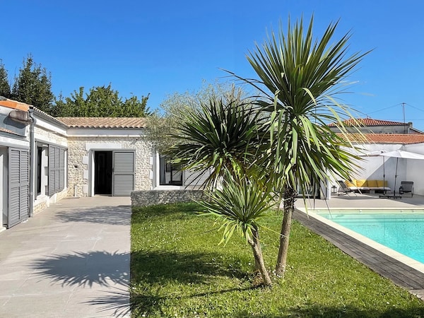 Charming House With Swimming Pool - Relaxing Getaway - Angoulins