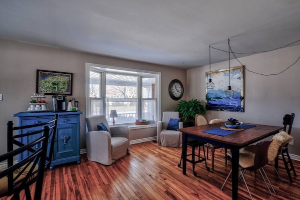 Riesling Room Old Town. Furnished Room 1400 P/m - Niagara-on-the-Lake