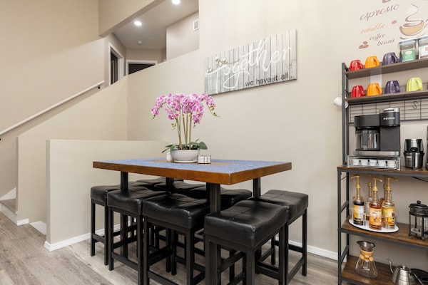 Irish Coffee House - 4br, 2ba Newly Renovated Home 5 Mins To Notre Dame - 南灣
