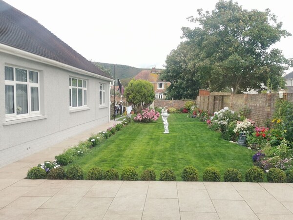 Step Free Bungalow/close To The Beach - Kenfig Pool
