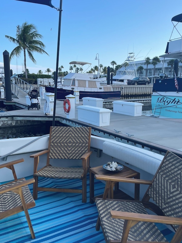 Super-cozy Boat In 5 Star Key West Marina. - Key West, FL
