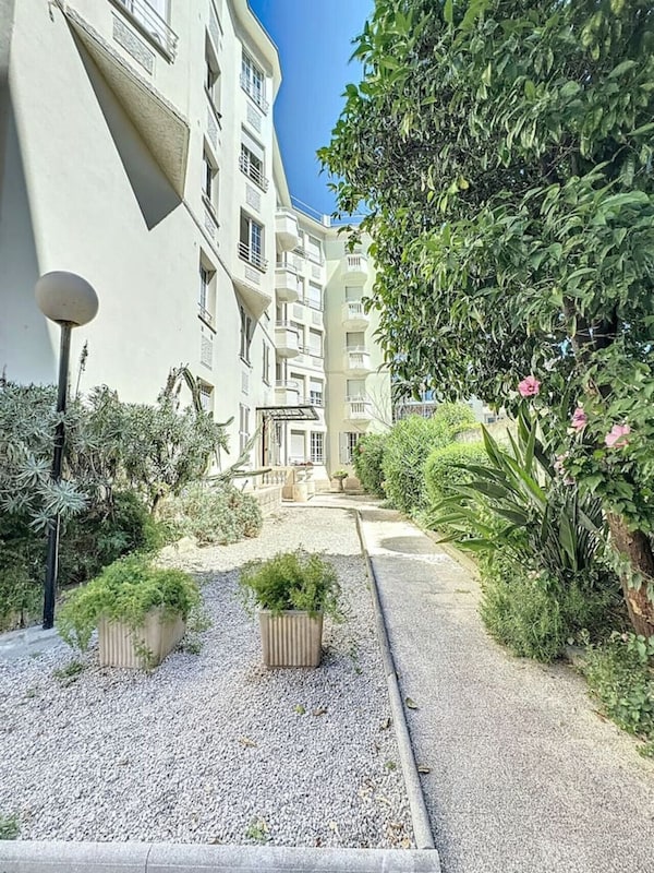 2 Rooms I 5 Minutes From The Beach | Parking - Antibes