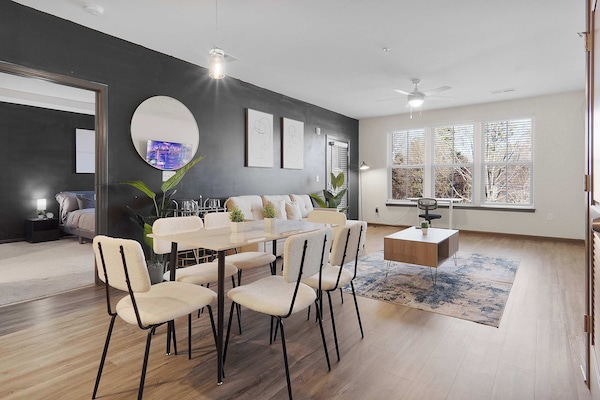 Luxe King 3 Bedroom Suite In North Raleigh! - Wake Forest, NC