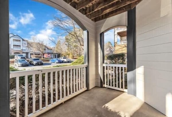 Upscale King 1br Suite Mins To Downtown Raleigh! - Cary, NC
