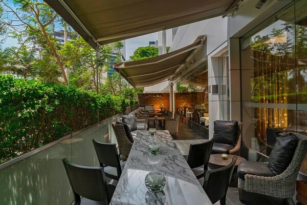Deluxe King With Indoor Pool Access At The Westin Lima Hotel & Convention Center - Lima