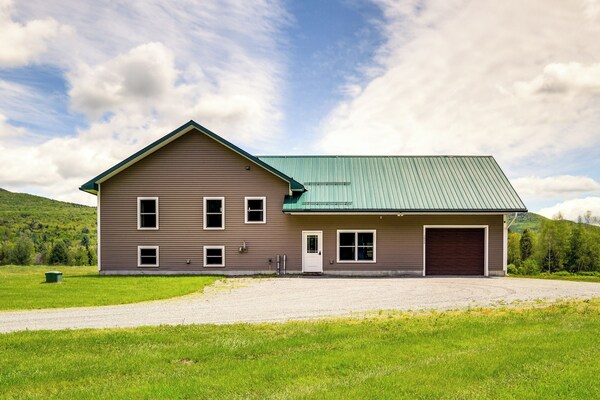 6 Mi To Jay Peak Resort: Mountain-view Home! - Vermont