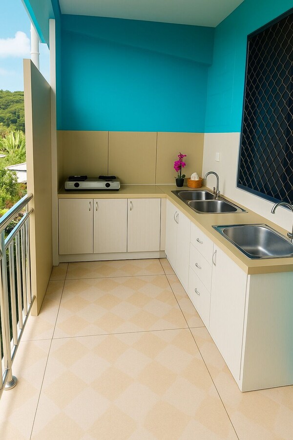 1-bedroom Studio Aprtmt With Ac, Wifi, Washer,dryer Located 5min Apia, On Mainrd - Kiribati