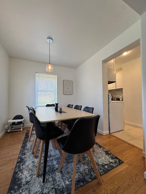 Dc Suburb Home W/parking | Near Metro & Dc - Huntington, VA