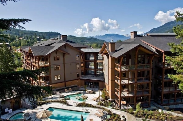 Modern Suite + King Beds | 5 Mins From Dt Whistler - 브리티시컬럼비아