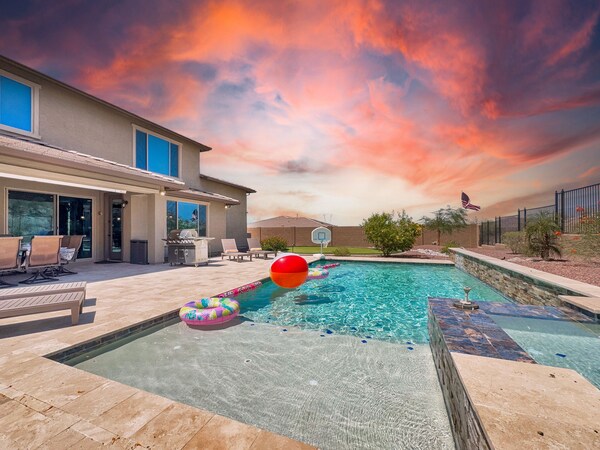 Breathtaking Views! Heated Pool/spa! So Many Extras Included. - Goodyear, AZ