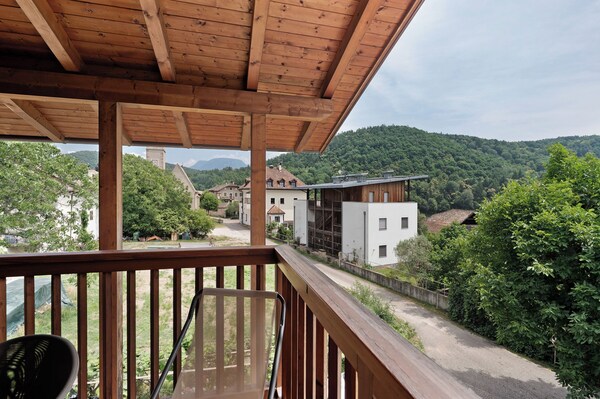 Apartment 'Schwalbennest' With Mountain View, Wi-fi And Air Conditioning - Bolzano