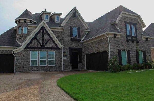 Spacious 5-bedroom House With 2 King Beds In Charming Grand Prairie - Midlothian, TX