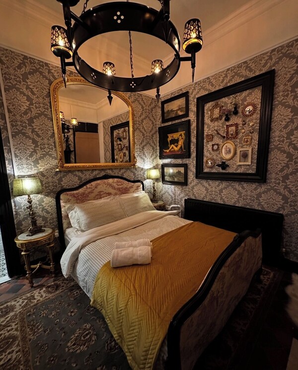 Castle Room @ The Royal Lodge Dublin - Dún Laoghaire