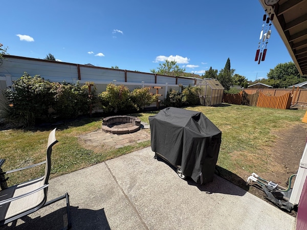Relaxing 3-bedroom Home, Near Intel & Nike! Public Transit 5 Min Away! - Oregon