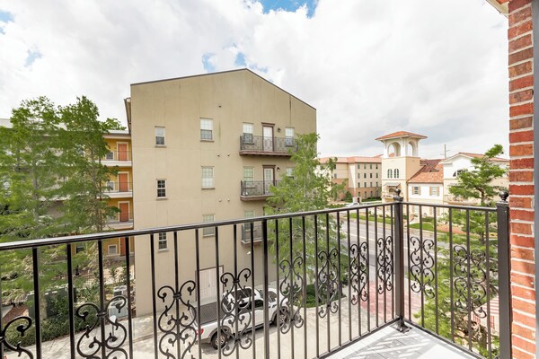 Tiger Tailgate Retreat, A Cozy 1-bedroom Condo Is A Short Walk To Lsu Stadium! - Louisiana State University, Baton Rouge