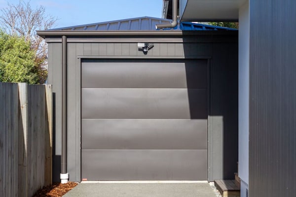 Warm Family Comfort In The City With Garage Parking - Christchurch