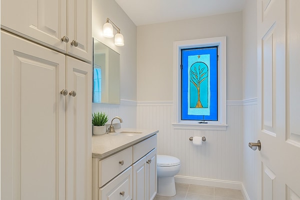 Charming 3-bedroom Main House In Wonderful Stratford Ct, With Inground Pool! - Bridgeport