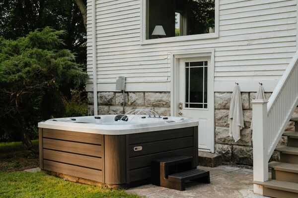 Waterfront, Boat, Hot Tub, - Cayuga Lake, NY