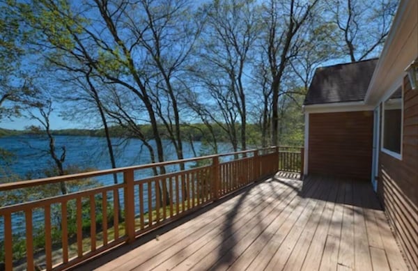 Waterfront Mashpee 5bed/3bath House With Ac And Wifi W/ Private Beach - Sandwich, MA