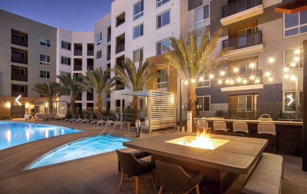 5 Min To Disneyland! Luxury Stay In Anaheims Platinum Triangle - Irvine, CA