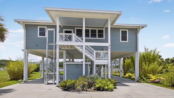 Vista En Barco  Waterfront Bliss With Stunning River Views! - Carrabelle, FL