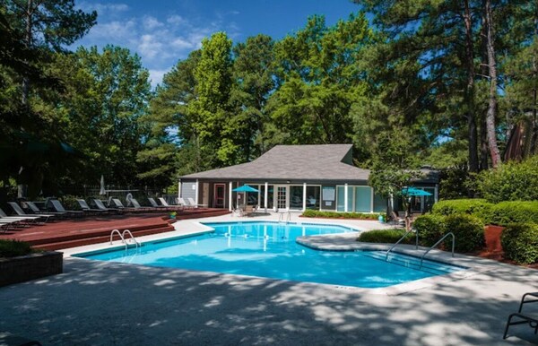 Old But Classy 2-bedroom Apartment In Charming Columbia With Ac, Wifi - Lexington, SC