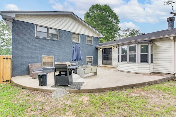 6 Mi To Airport: Riverdale Home W/ Private Pool! - Union City, GA
