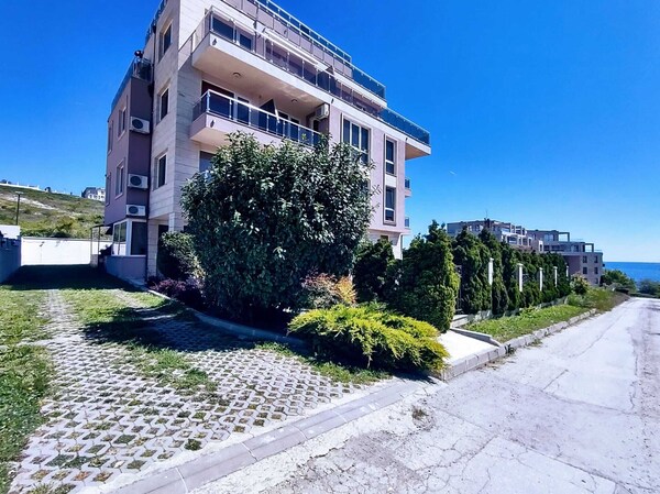 Breeze & Beach Studio 2 (Studio With Sea View And Close To The Beach) - Obzor
