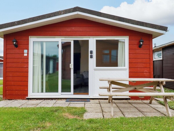 H2 Atlantic Bay Holiday Park, Family Friendly In Tregolds - Constantine Bay