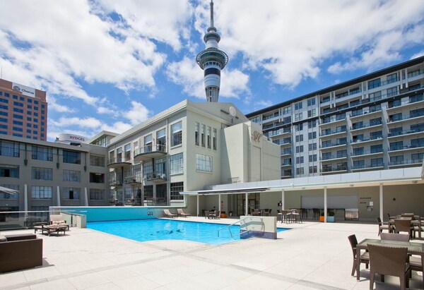Spacious 2br In Cbd  Pool Gym Parking - Auckland