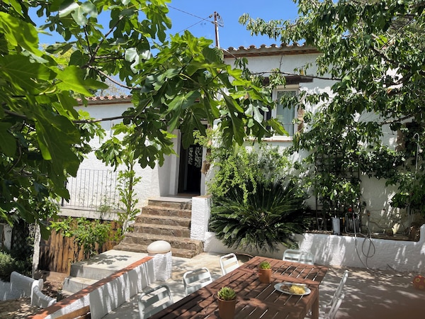 Nice Family House 1.3 Km From The Village Of Begur, Costa Brava For 9 Persons - Tamariu