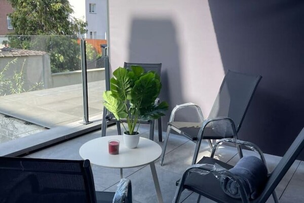Prachtig Nieuw Appartement In Forest National - Waterloo