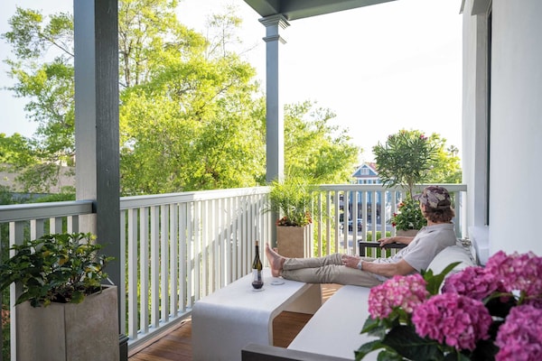 Charleston Luxe - 4br Downtown - Ada Accessible - Folly Beach, SC