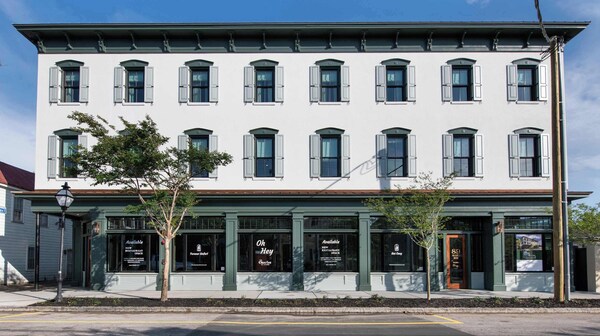 Charleston Charm: *Brand New* - 4br Urban Oasis - Charleston, SC