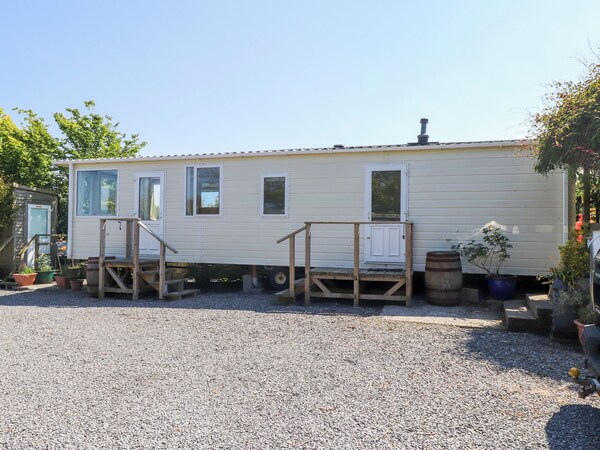 The Lodge, Pet Friendly, Country Holiday Cottage In Amlwch - Anglesey