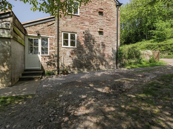 Pennfields, Family Friendly, Character Holiday Cottage In Blakeney - Cotswolds