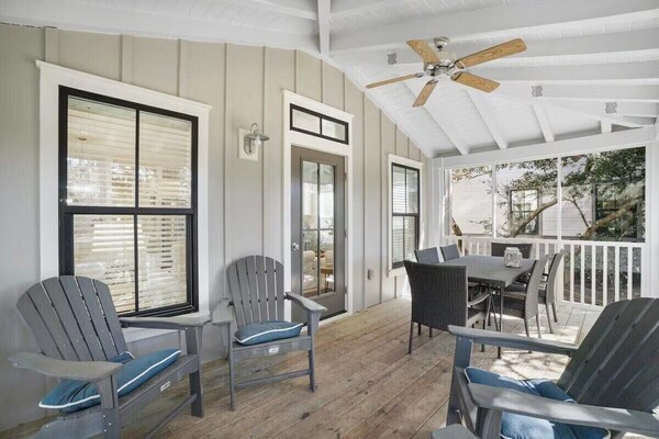 "Shore Beats Work" Private Beach, 2 Resort Pools, Fire Pit, 2 Golf Carts - Rosemary Beach, FL