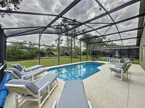South Facing Pool Home With Golf Course Views - Haines City, FL