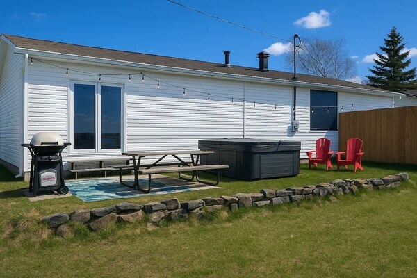Condo 2 - Bord De L'eau, Spa, Barbecue & Foyer - Québec