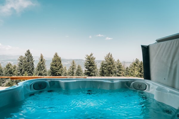 Peaceful Getaway With Hot Tub - Views - Evergreen - Evergreen, CO
