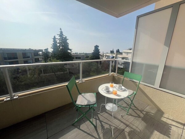 Beautiful Studio With Swimming Pool In Residence - Nice Côte d'Azur Airport (NCE)
