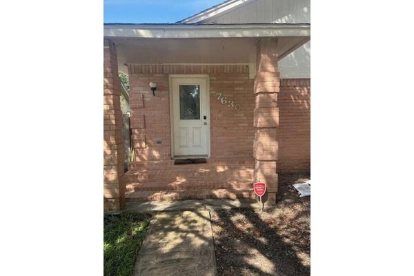 Charming 3-bedroom House With Ac, Wifi In Awesome Houston - Splash Pad, Sugar Land