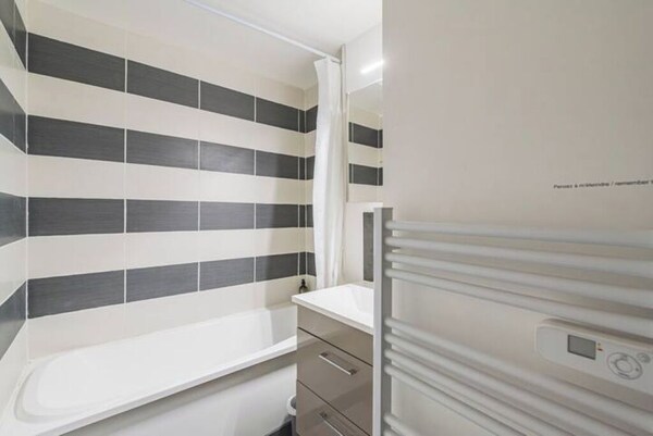 Le Pastel - Sleeps 10 - Near Cathedral - Reims