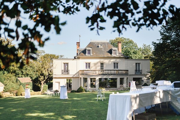 Villa Clairemaison  Luxury Estate 40 Minutes From Paris With Pool, Tennis & Spa - Montfort-l'Amaury