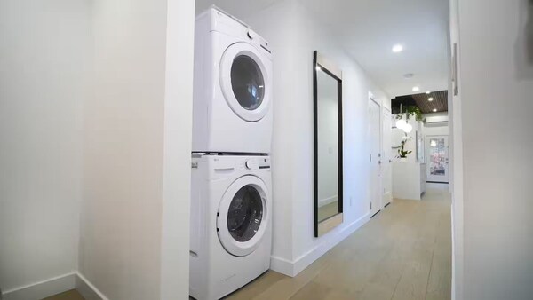 Miami Styled Living - Min To Nyc - Astoria - Queens NY