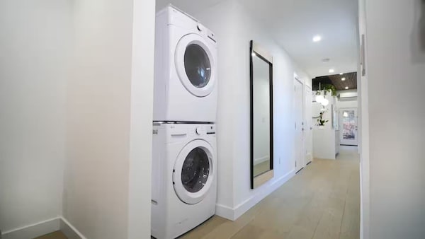 Miami Styled Living - Min To Nyc - Astoria - Queens NY